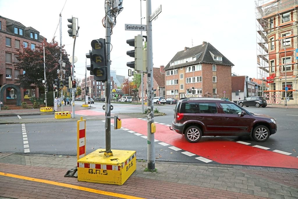 Test-Ampeln an Wese­ler Straße installiert