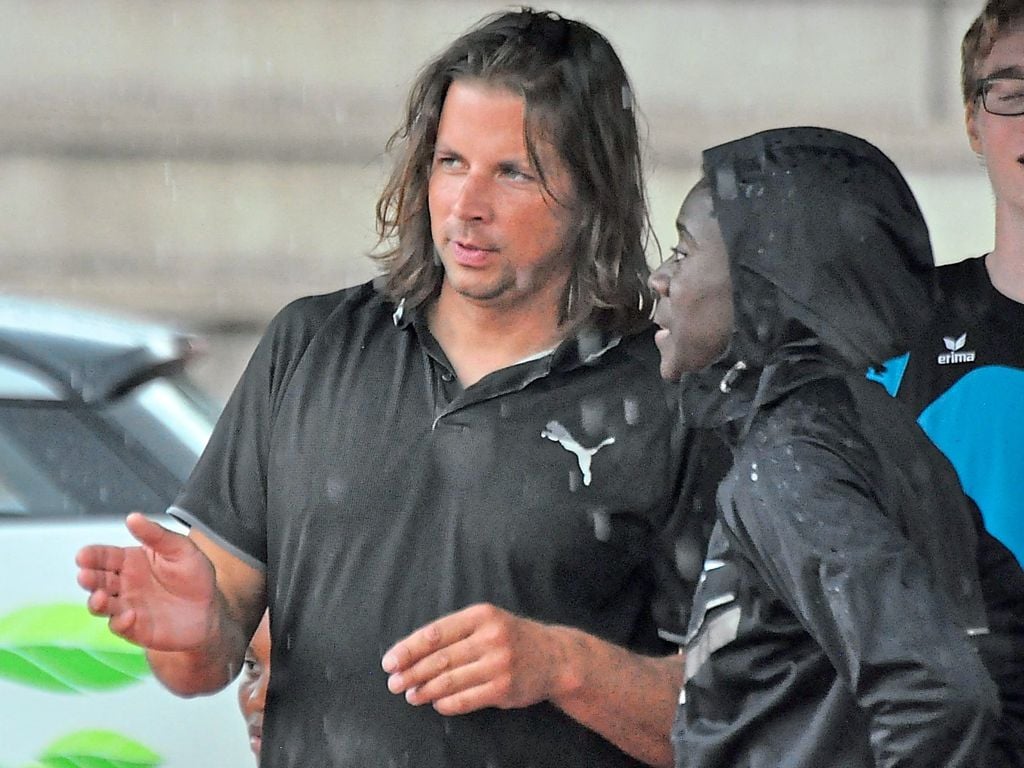 „Heiße Eisen im Feuer“