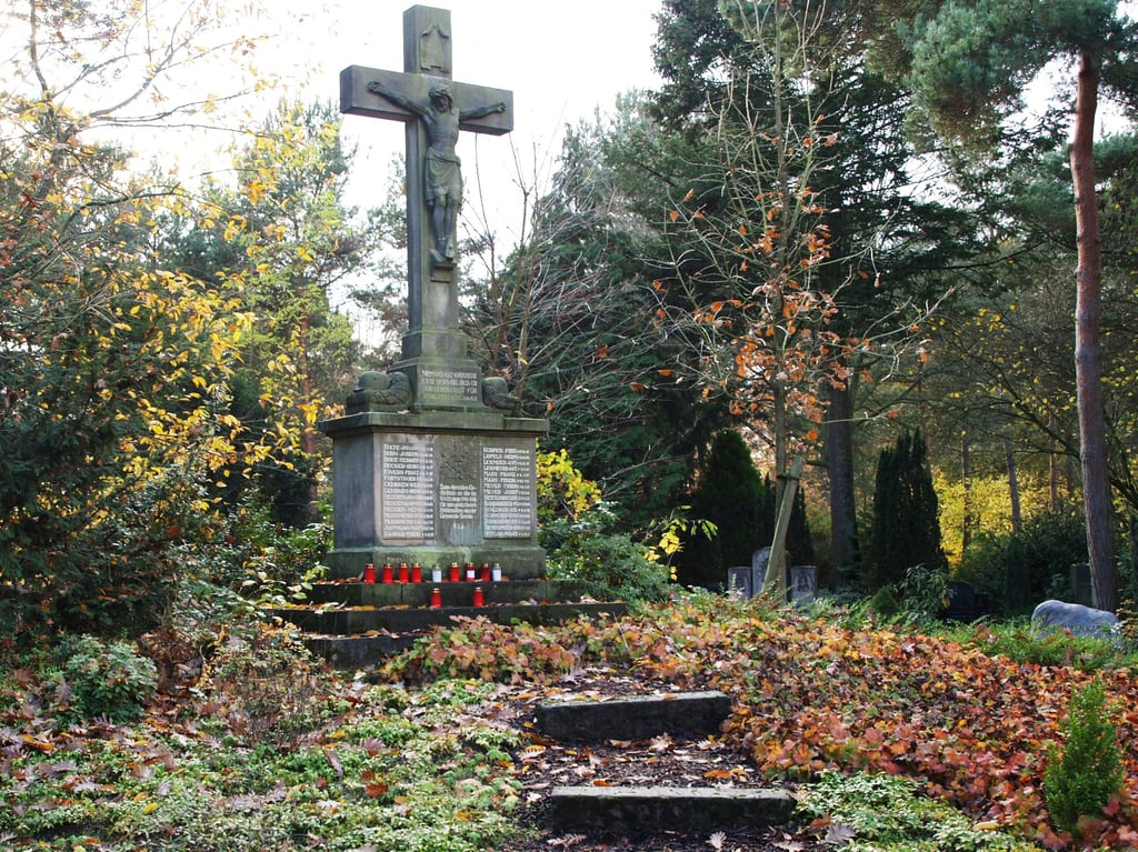 Ortsheimatpfleger schaut zurück: 100 Jahre Friedhof in Paderborn-Sande