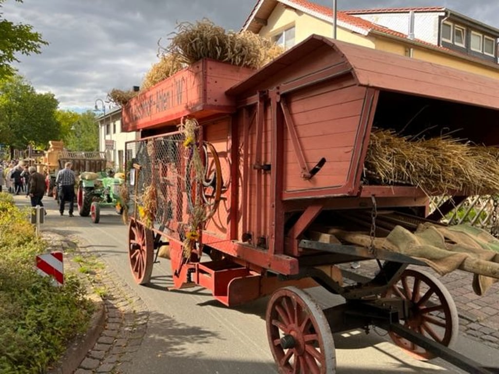 Back- und Braufreunde Schwaney dreschen wie im letzten Jahrhundert