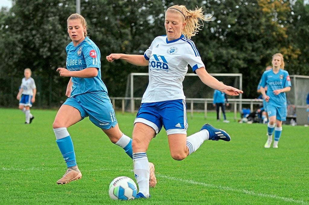 Laura Rieping hilft den BSV-Frauen