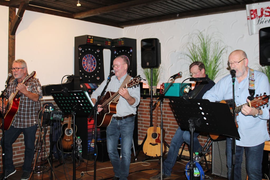 Richtig was los mit Charly's Leuten im Hüllhorster Reineburgkeller