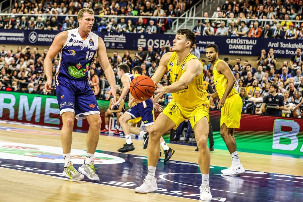 Alba gewinnt Spitzenspiel - Bayern bezwingt Crailsheim