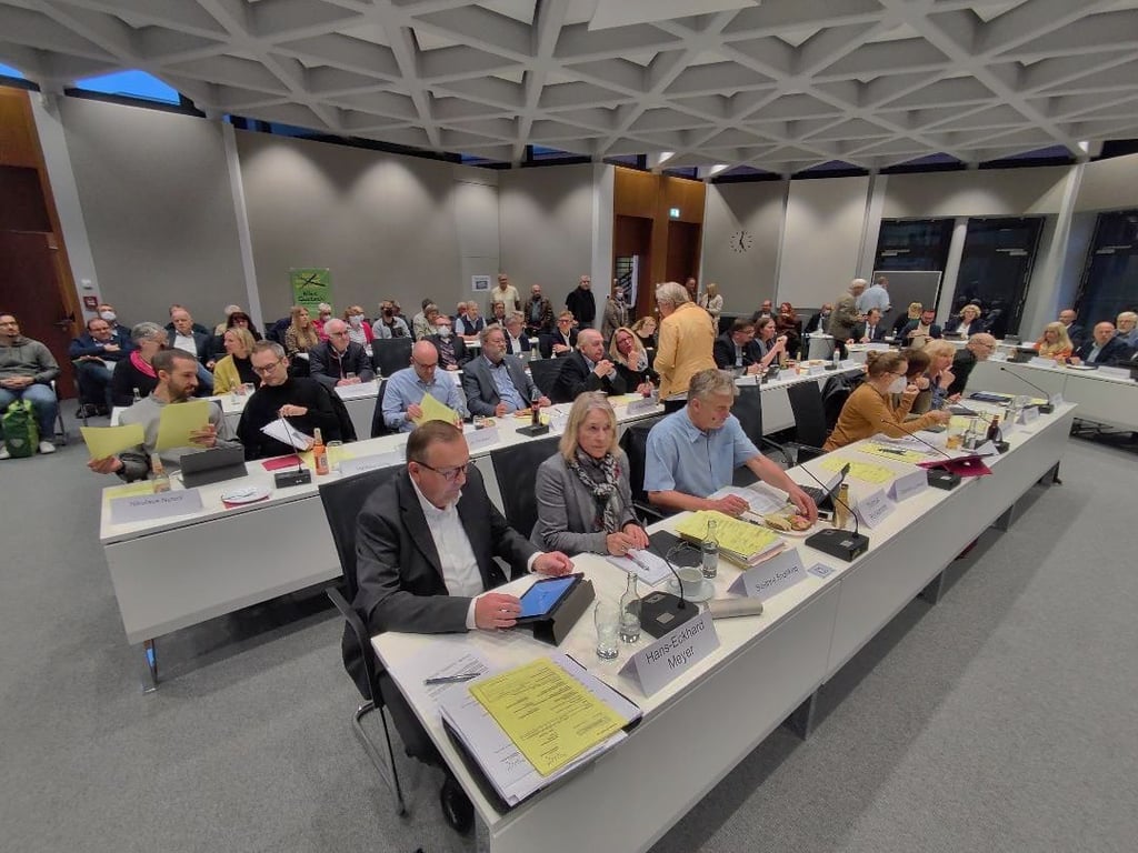 Minden: Bürgerinitiative demonstriert vor dem Kreishaus