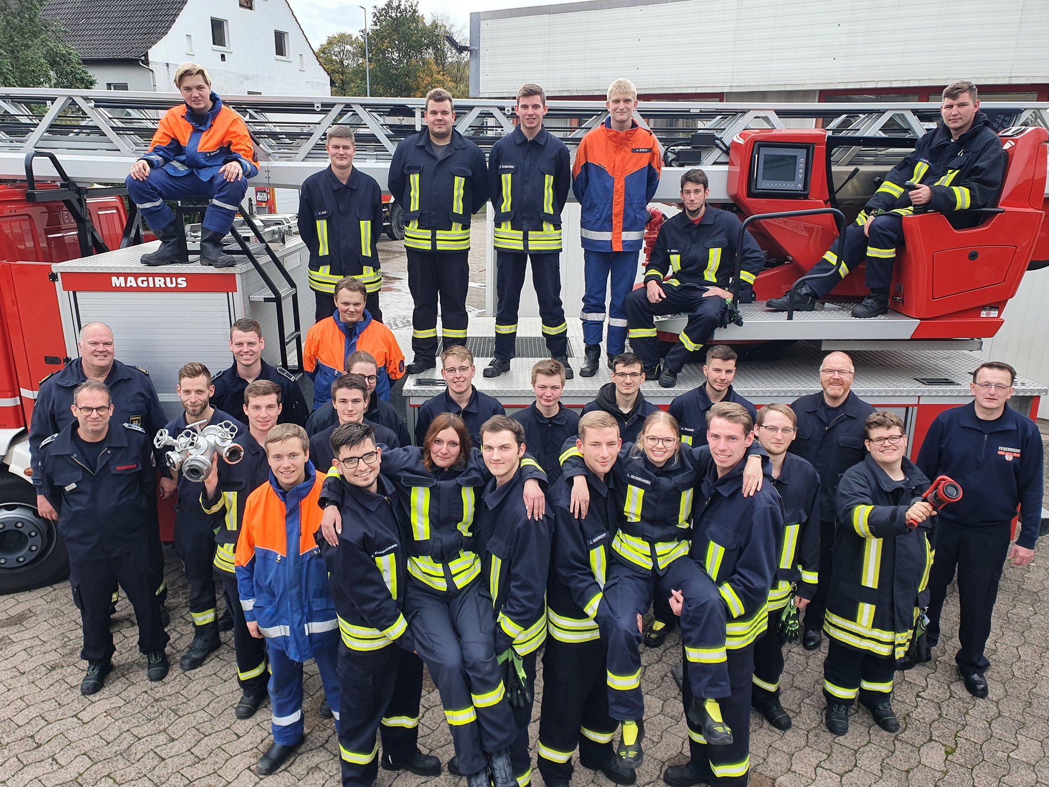 Höxteraner Feuerwehr-Nachwuchs besteht Grundausbildung