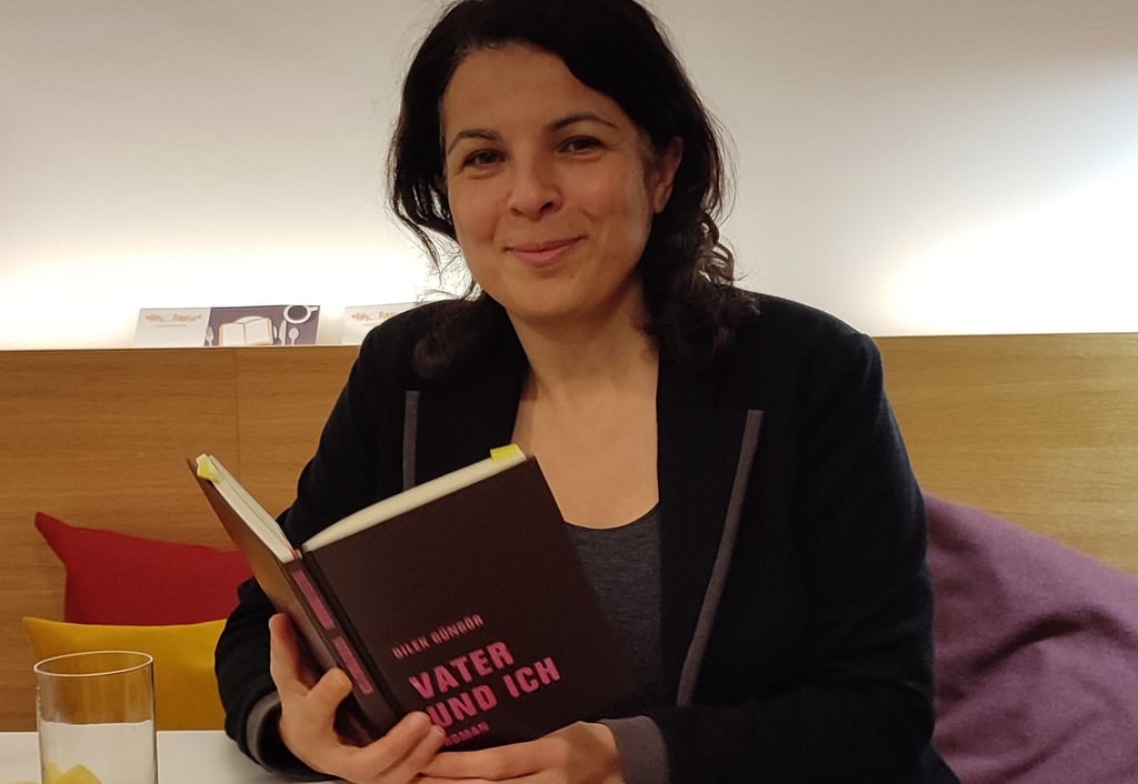 Dilek Güngör liest aus ihrem Roman „Vater und ich“ in Steinhagen