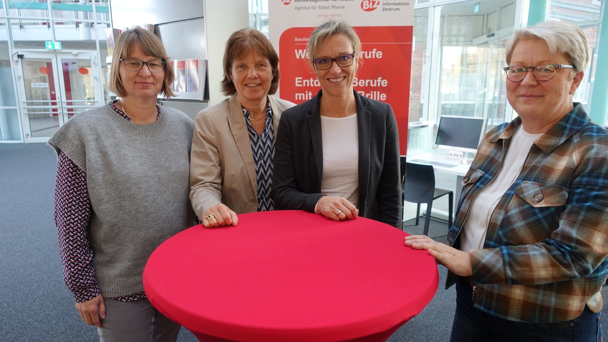 Arbeitsagentur und Unternehmen ziehen an einem Strang