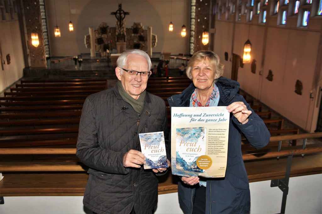 Bürener Geistlicher Ullrich Auffenberg stellt sein neues Buch vor