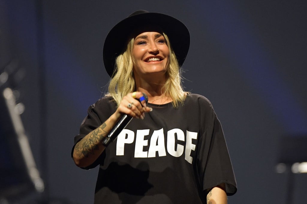 Sarah Connor feiert mit Gans und dem Weihnachtsmann