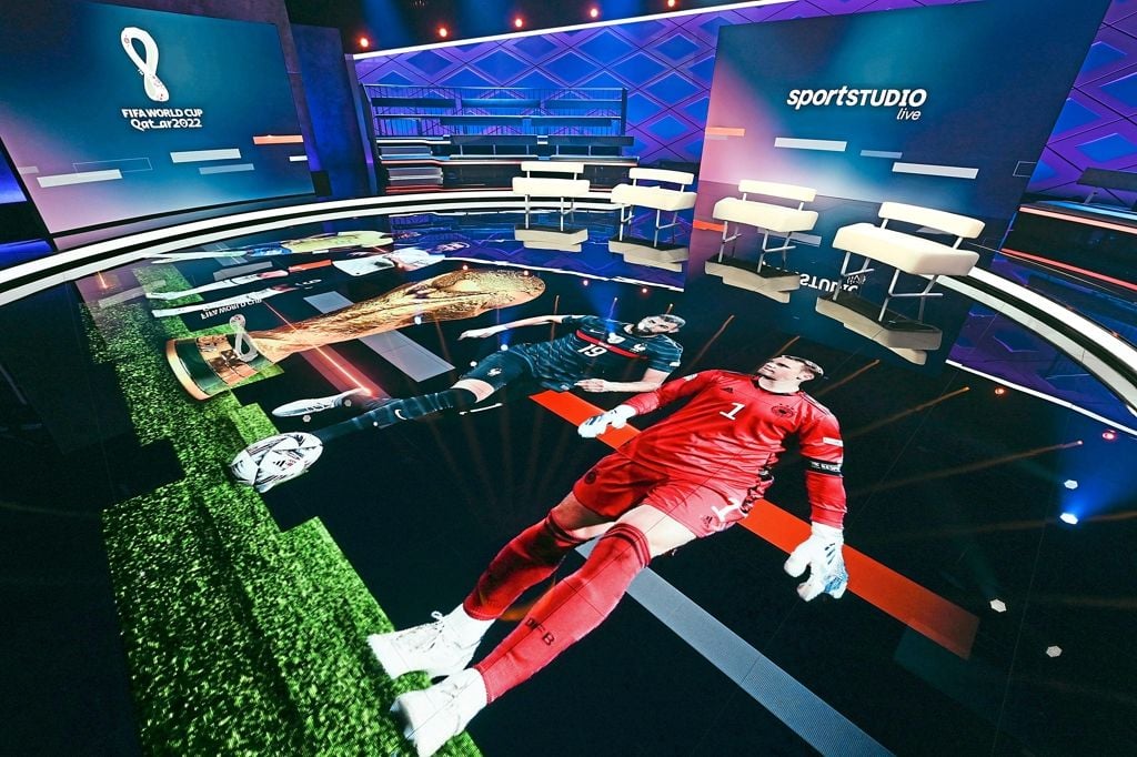 Fußball satt: So gehen ARD und ZDF mit der umstrittenen WM um Fußball satt: So gehen ARD und ZDF mit der umstrittenen WM um