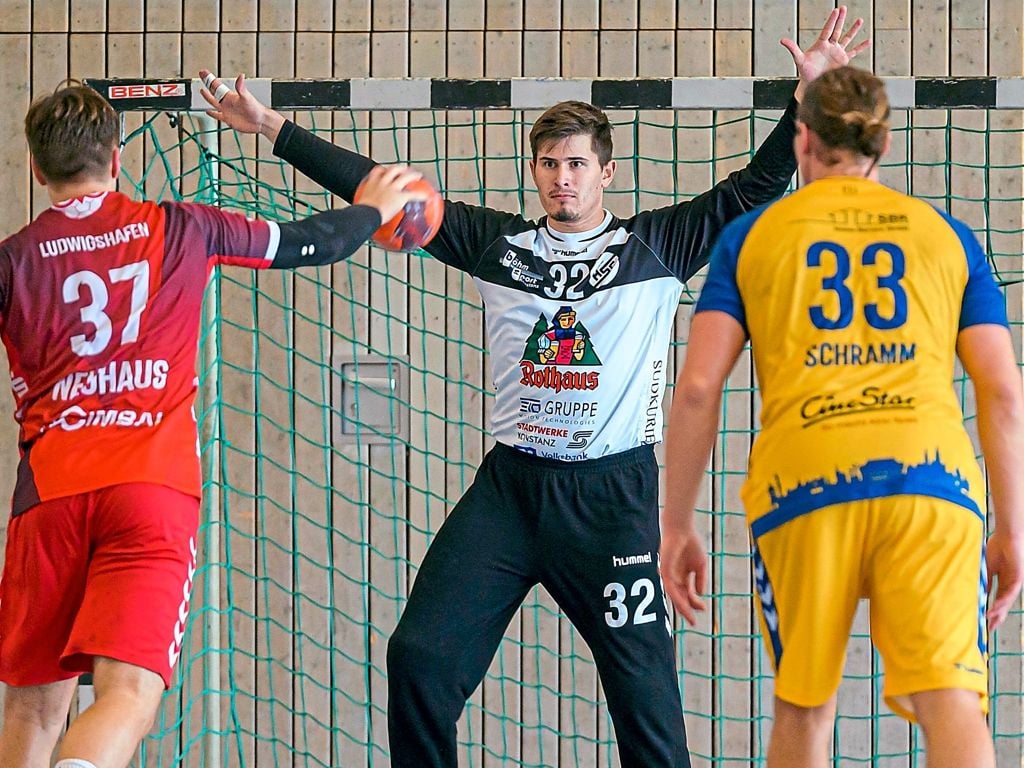 Grabenstein löst Asheim im Tor ab