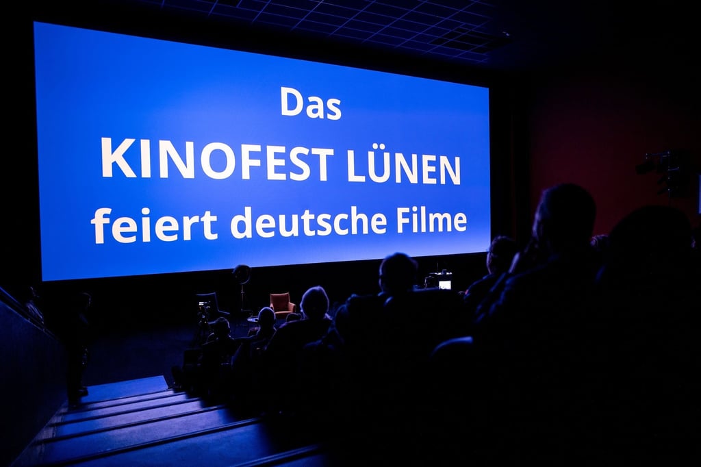Mario Adorf erhält «Nike»-Preis für Lebenswerk beim Kinofest Mario Adorf erhält «Nike»-Preis für Lebenswerk beim Kinofest