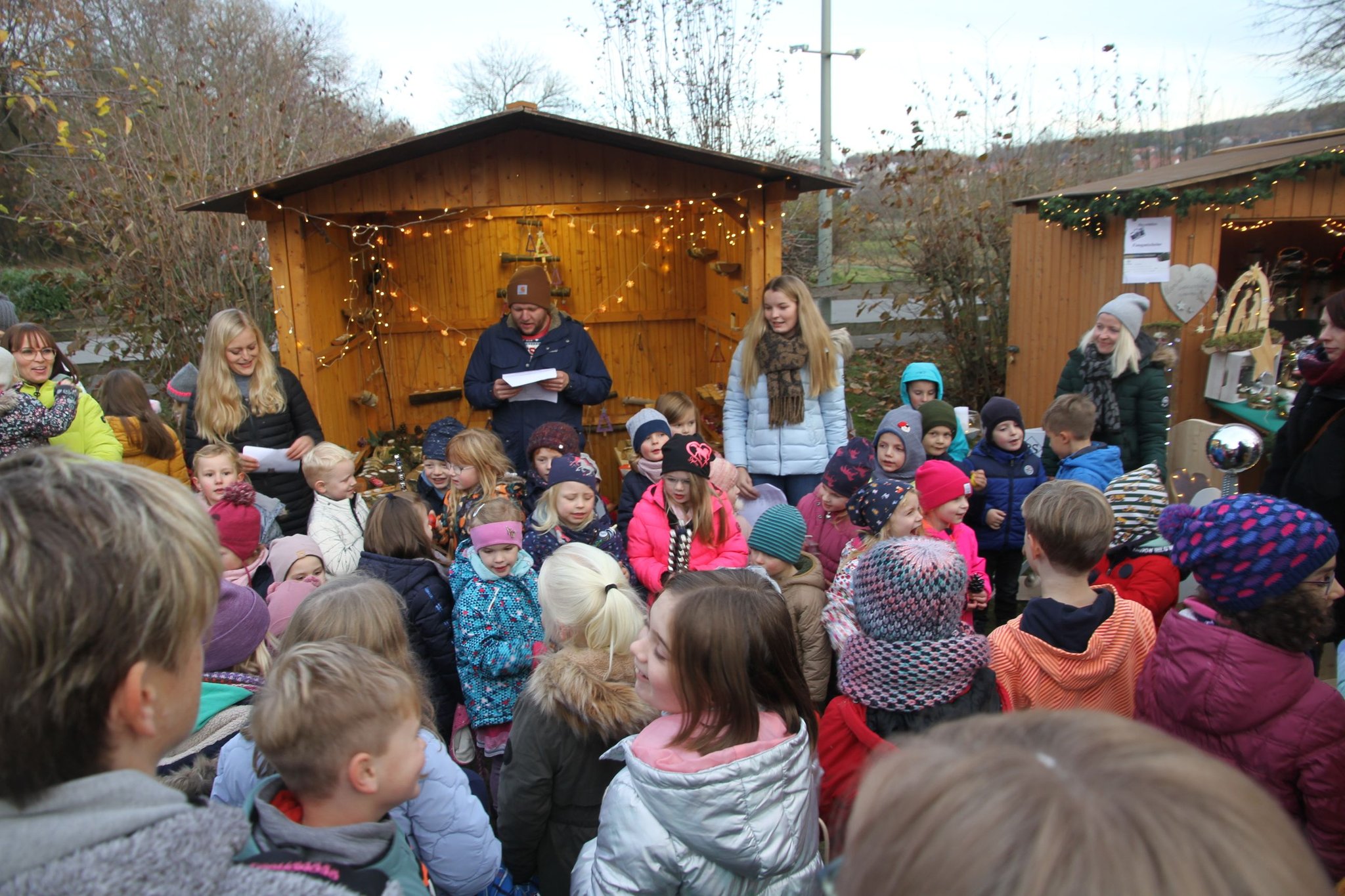 Erster Adventsmarkt in Büren-Brenken mit vielen Besuchern