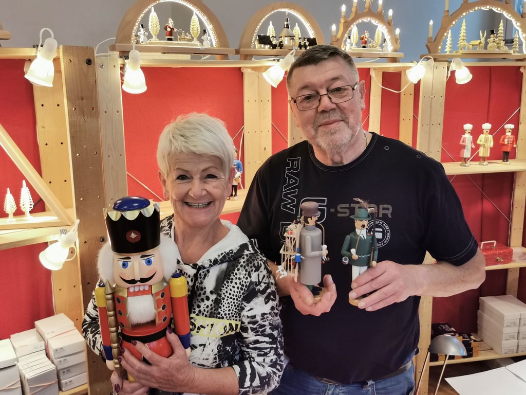 Pyramiden und Räuchermännchen in der Herforder Markthalle