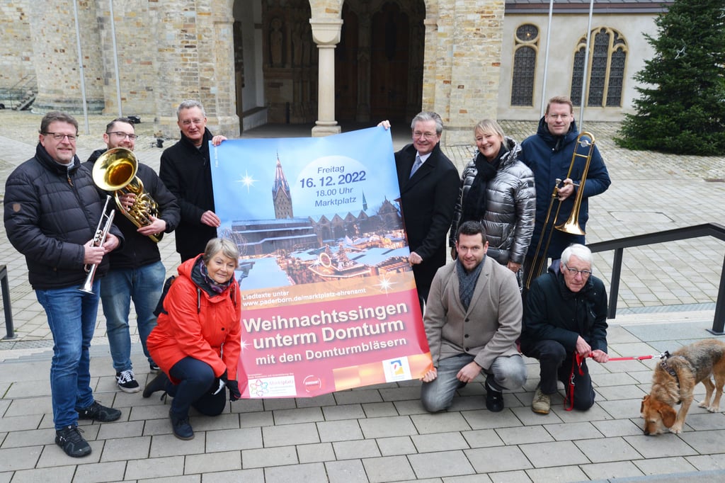 Weihnachtssingen auf dem Paderborner Marktplatz