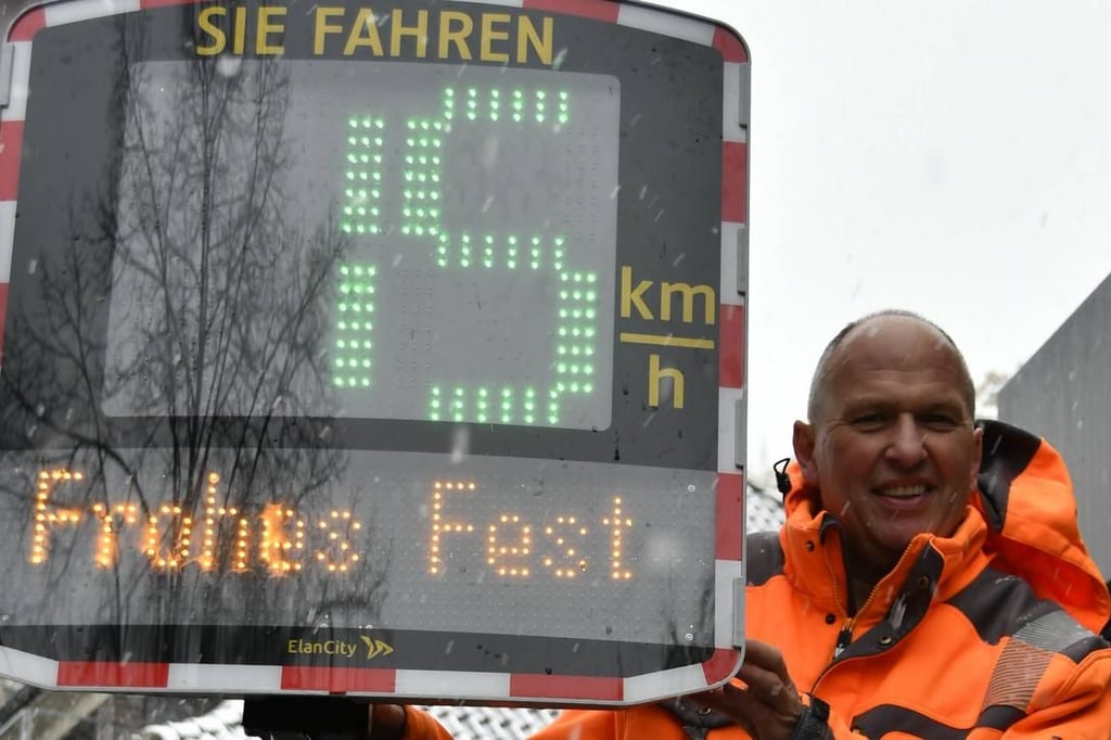 Tempo-Displays wünschen in Verl ein frohes Fest