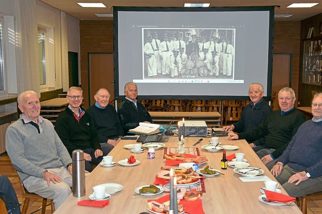 Gründungsmitglieder auf Fotoschau