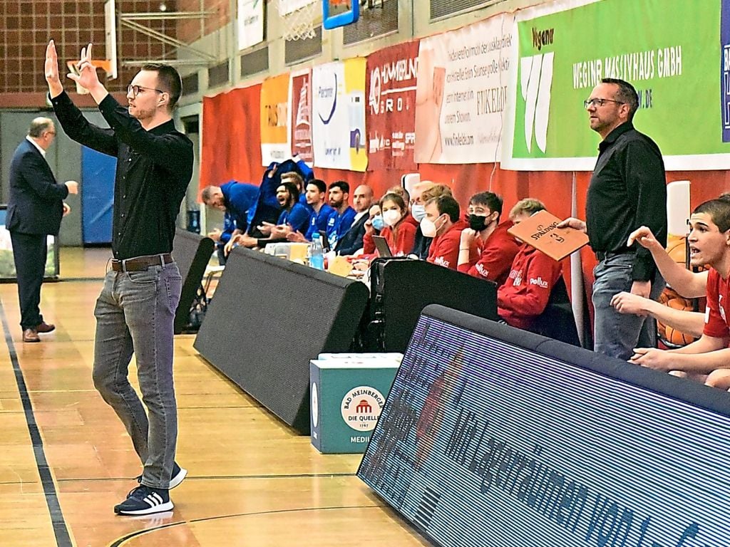 Uni Baskets wollen ihre Geburtstagskinder beschenken