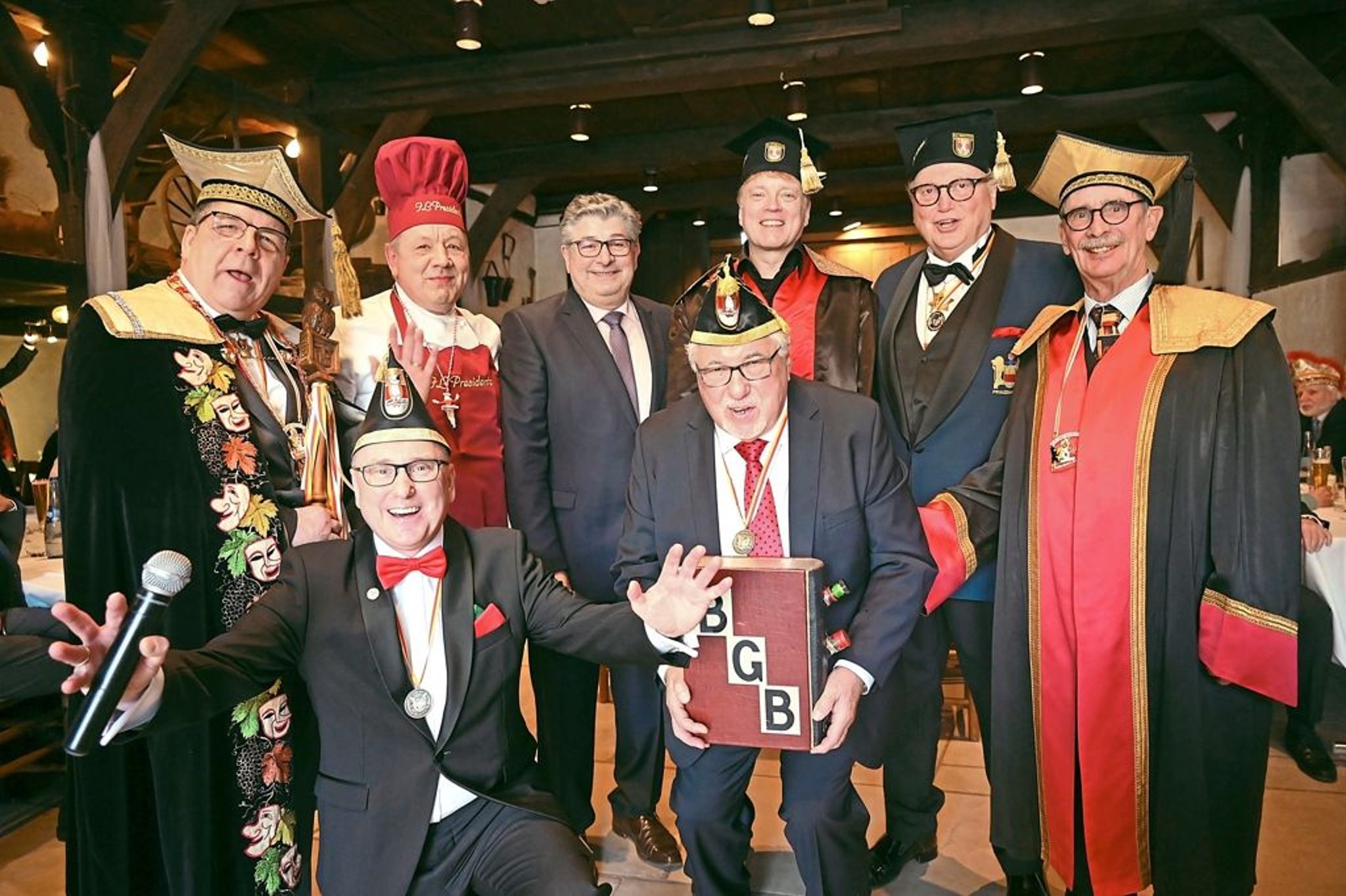 Uwe Koch ist jetzt „Dr. humoris causa“