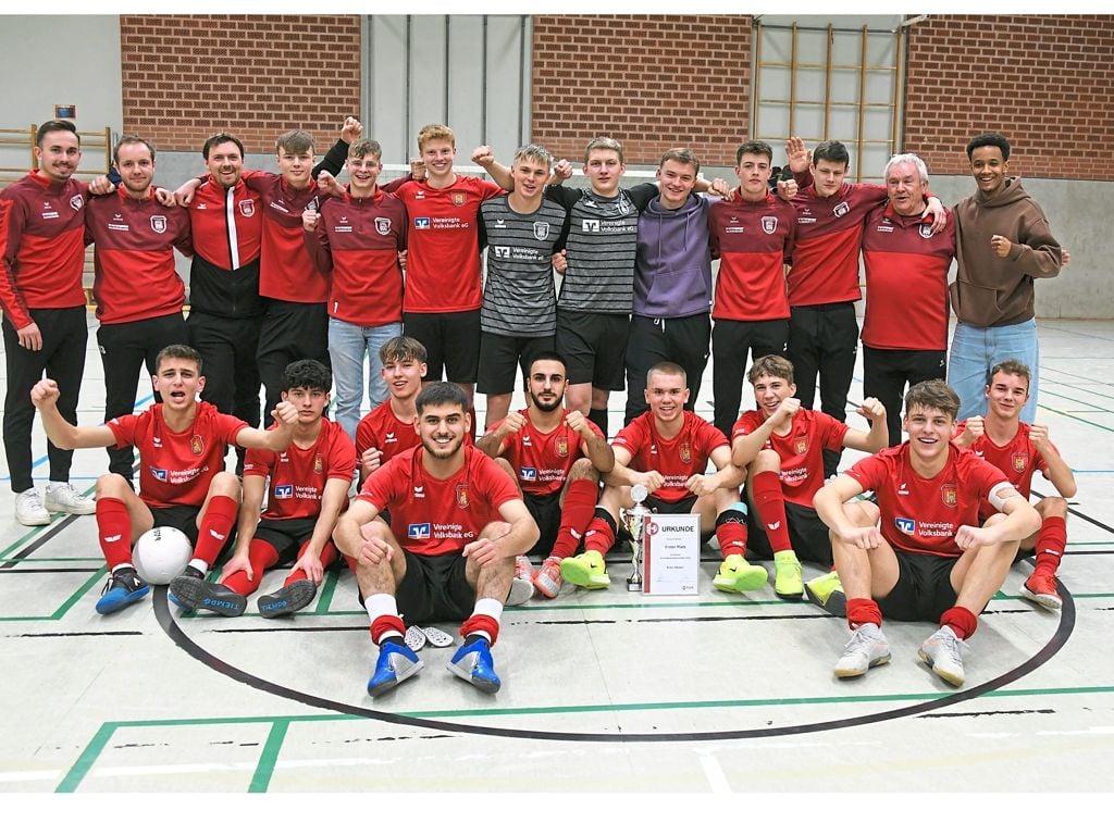 Fußball-Kreishallenmeisterschaften A- und C-Junioren: Spvg. Brakel ...