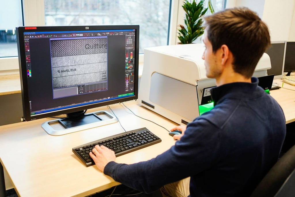 Was macht ein forensischer Schriftsachverständiger?