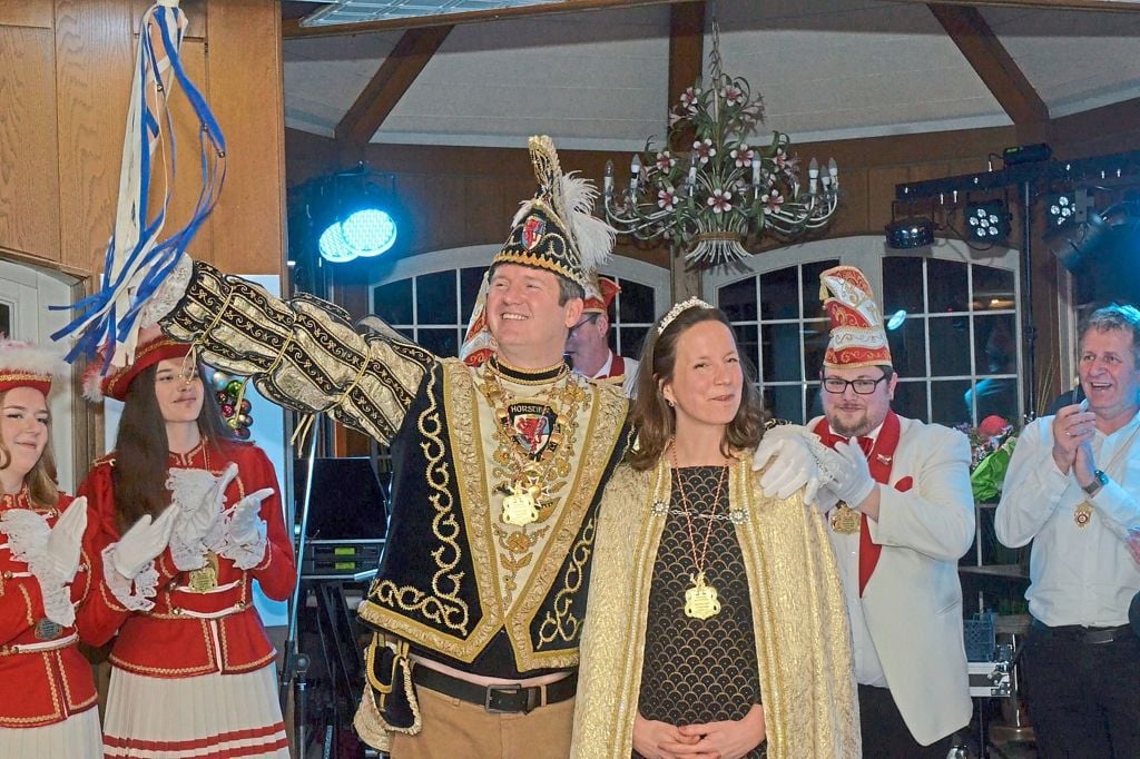 Thomas II. und Karolin I. regieren