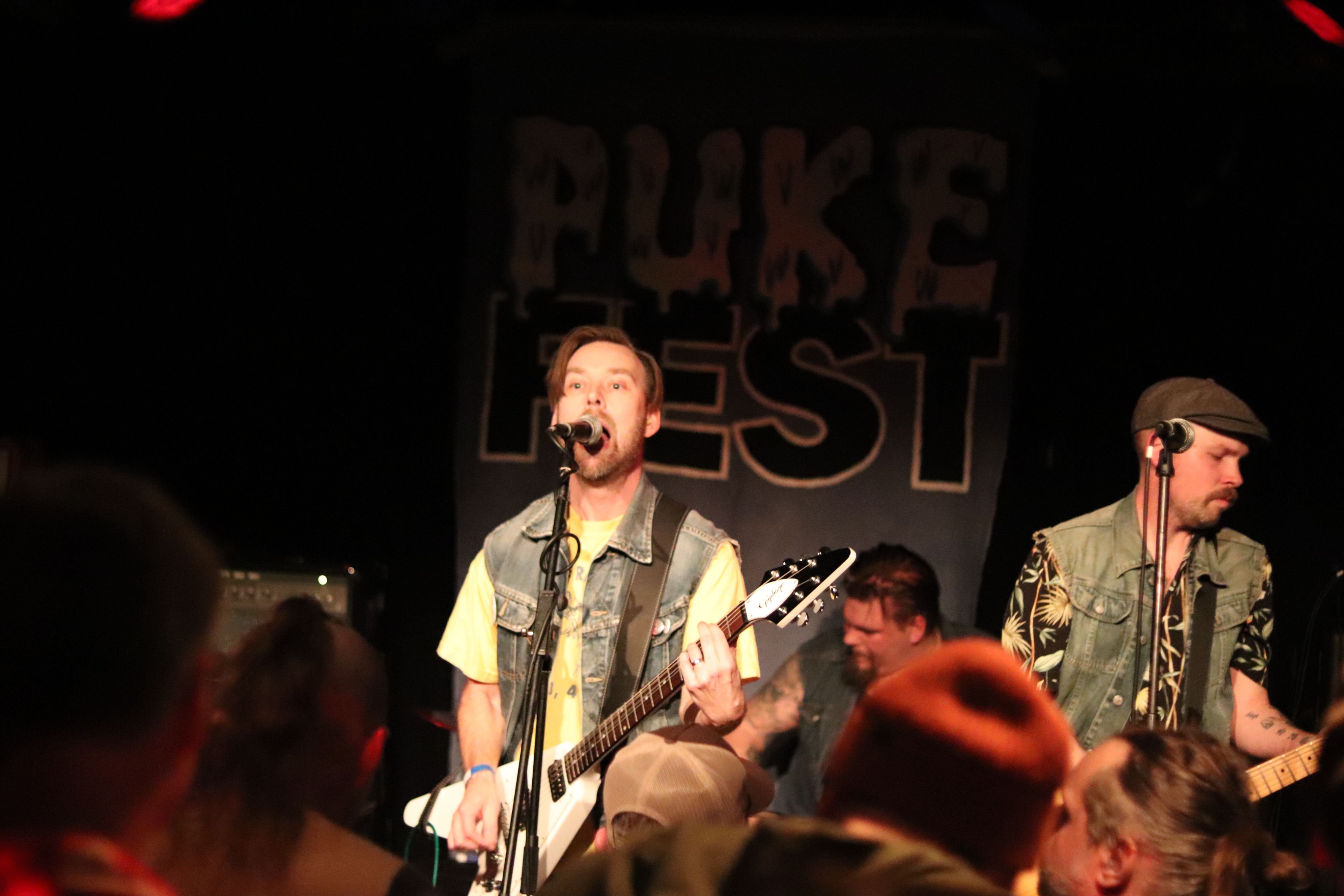 Ein Abend, acht Bands: Ausverkauftes Puke Fest