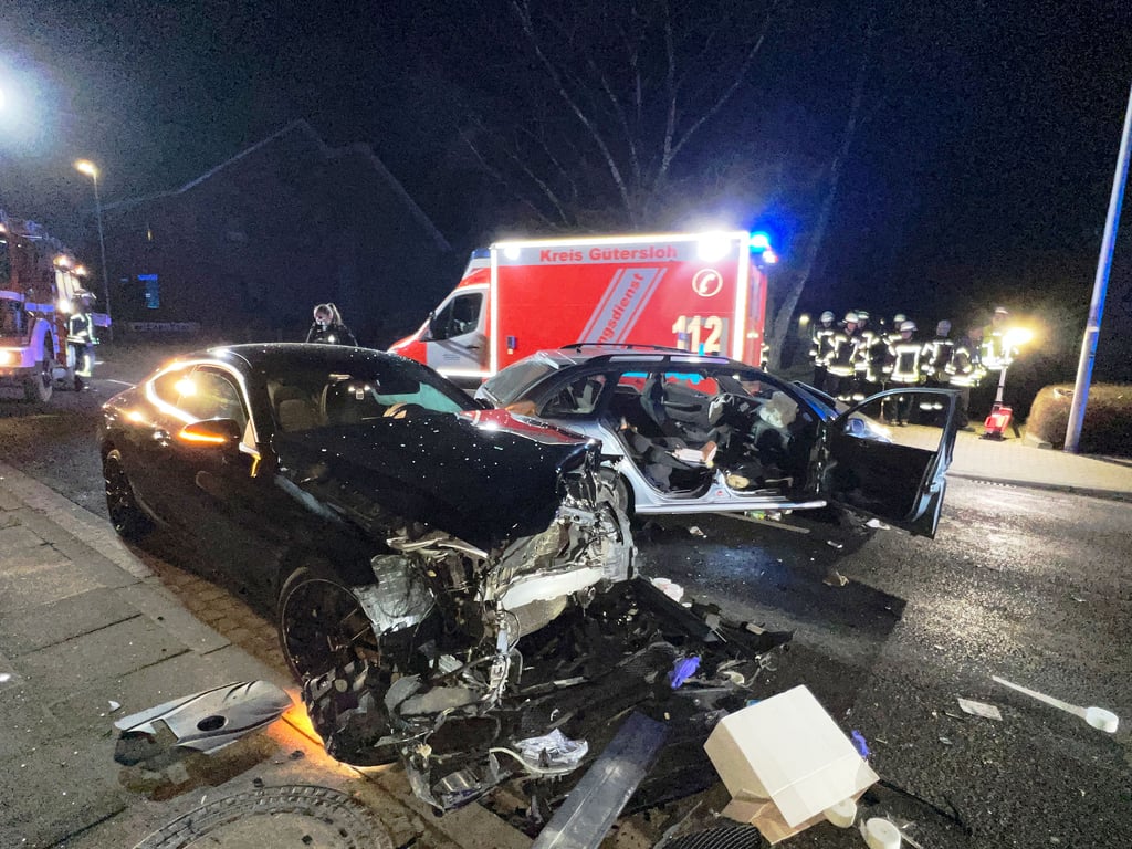 30-Jähriger bei Unfall in Werther im Auto eingeklemmt