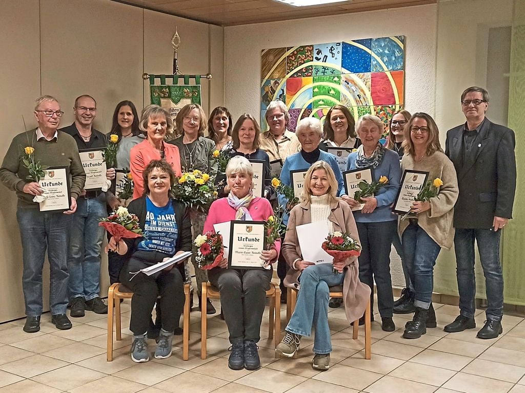 Ehrennadel in Bronze für verdientes Trio Radsportverein Germania 1900 ...