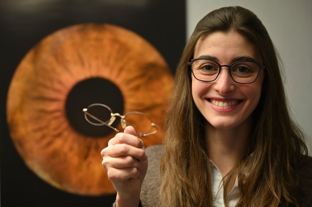 Den Armen helfen: Augenoptikerin aus Warburg sorgt für Durchblick in Afrika