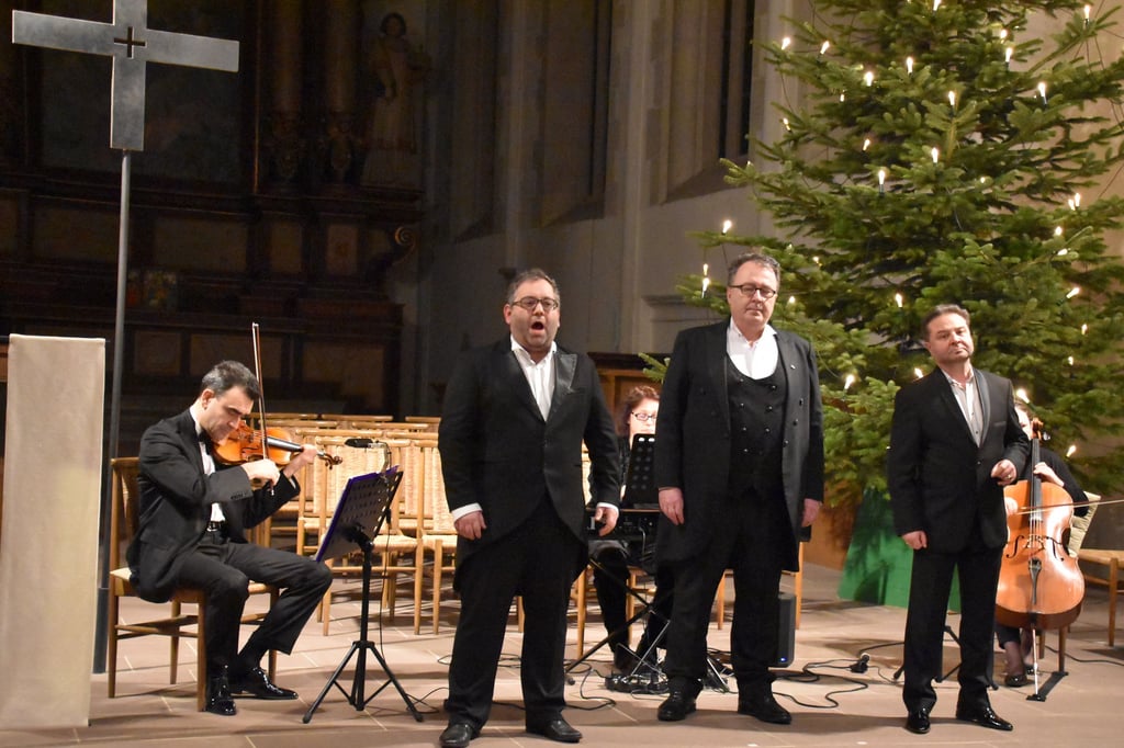 Konzert in Kirche Maria im Weinberg: Nacht der Tenöre in Warburg betört ...