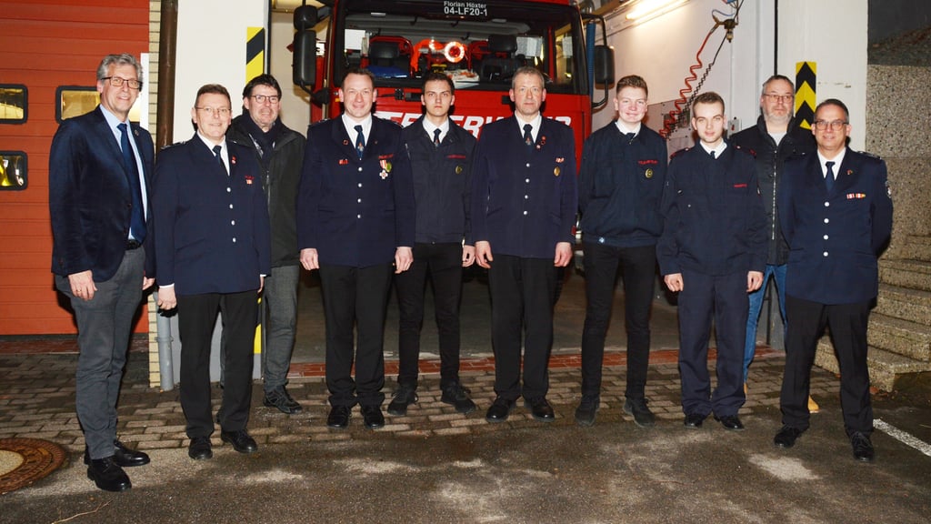 Feuerwehr Bosseborn zieht Bilanz: Einsätze bei Großbrand und Tornado