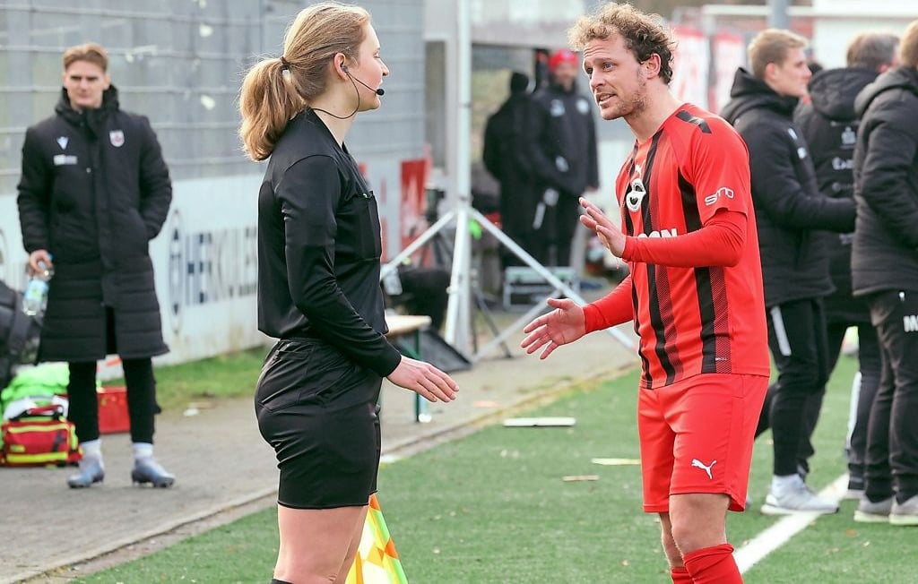 Ex-Preuße Schauerte fliegt vom Platz, Dadashov jubelt doppelt