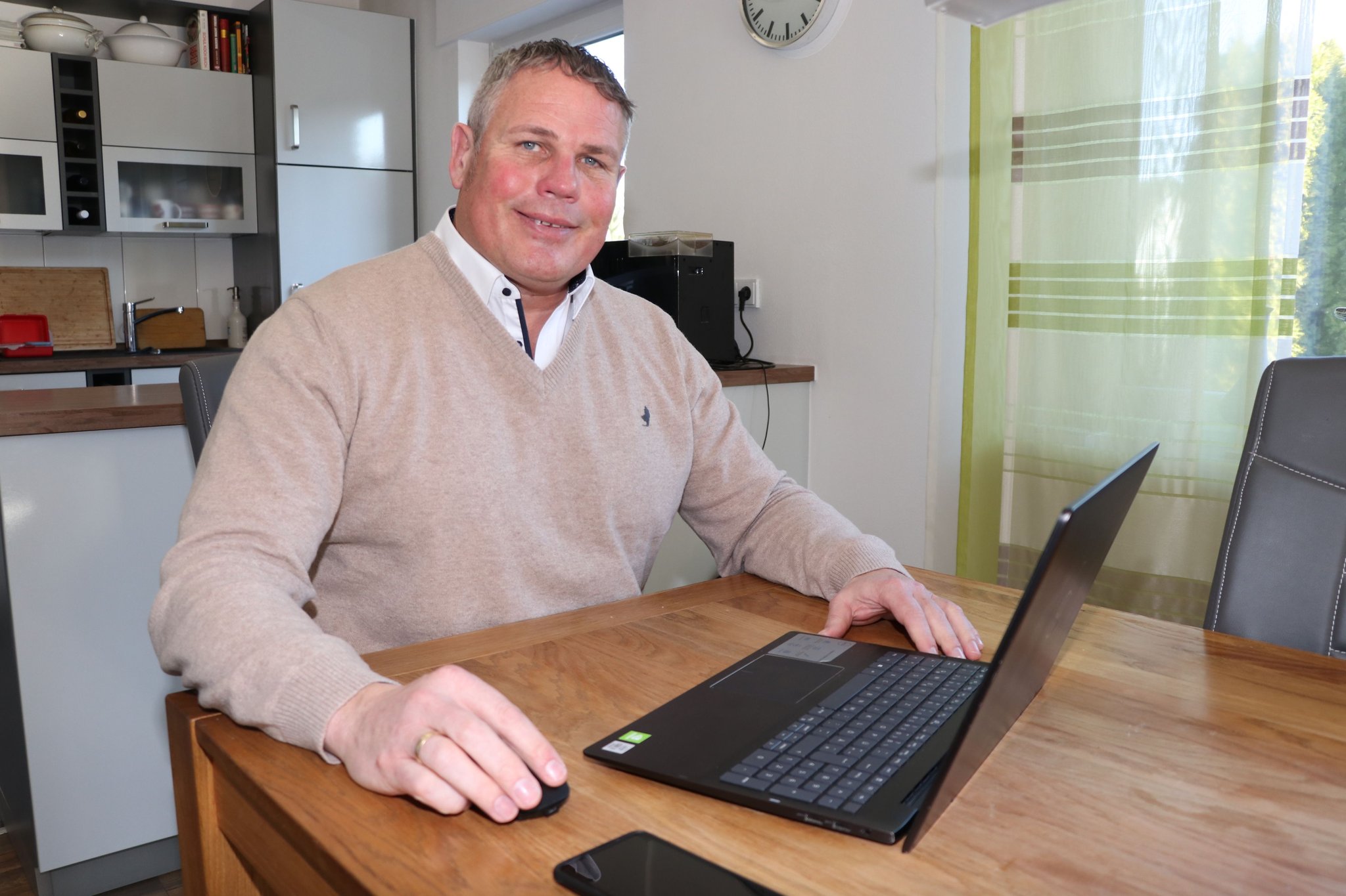 Lübbecke: Ex-Handballer Dirk Beuchler eröffnet eigenes Finanzbüro