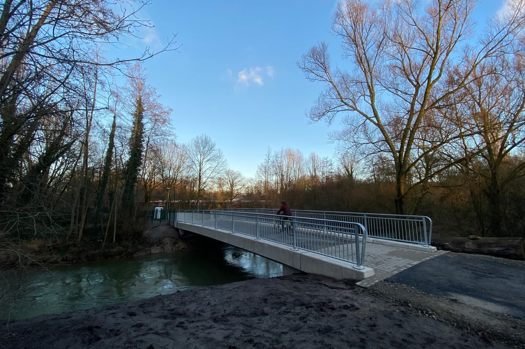 Geh- und Radwegbrücke an der Ottilienquelle in Paderborn fertiggestellt