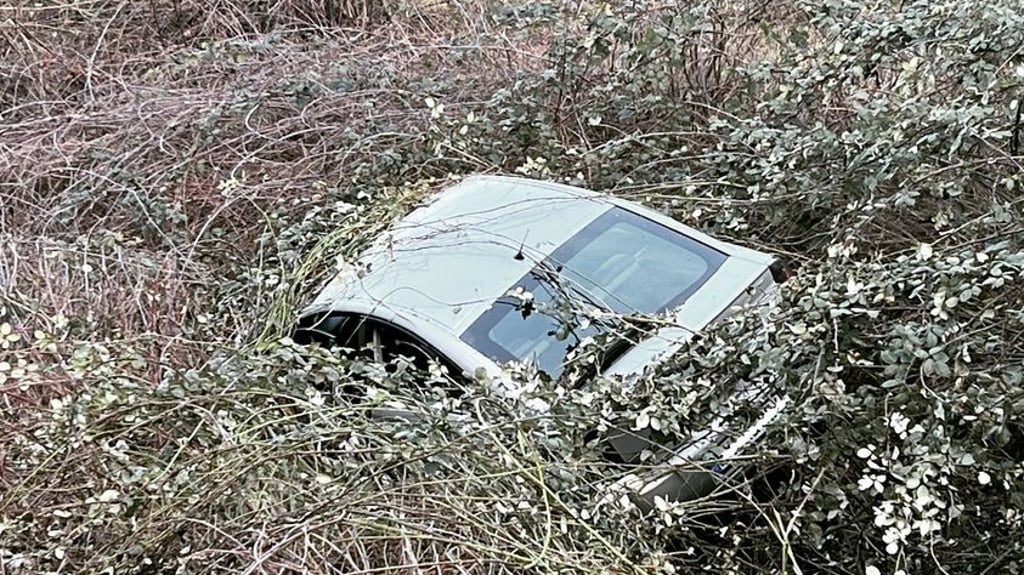 Unfall auf B64/83 bei Höxter: Stau am Godelheimer See