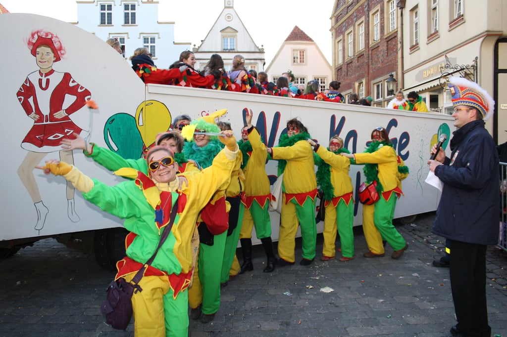 Kamelle, Strüßje und bunte Kostüme