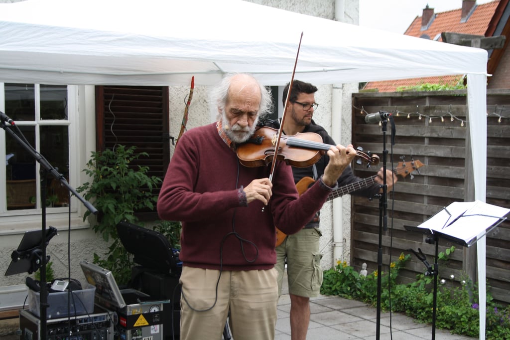 Klaus der Geiger in der Hiddenhauser Winterscheune