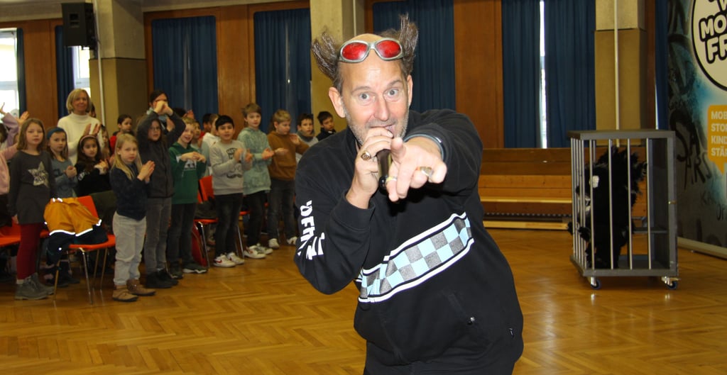 OWL zeigt Herz: Kika-Star Tom Lehel rappt in Steinhagen gegen Mobbing