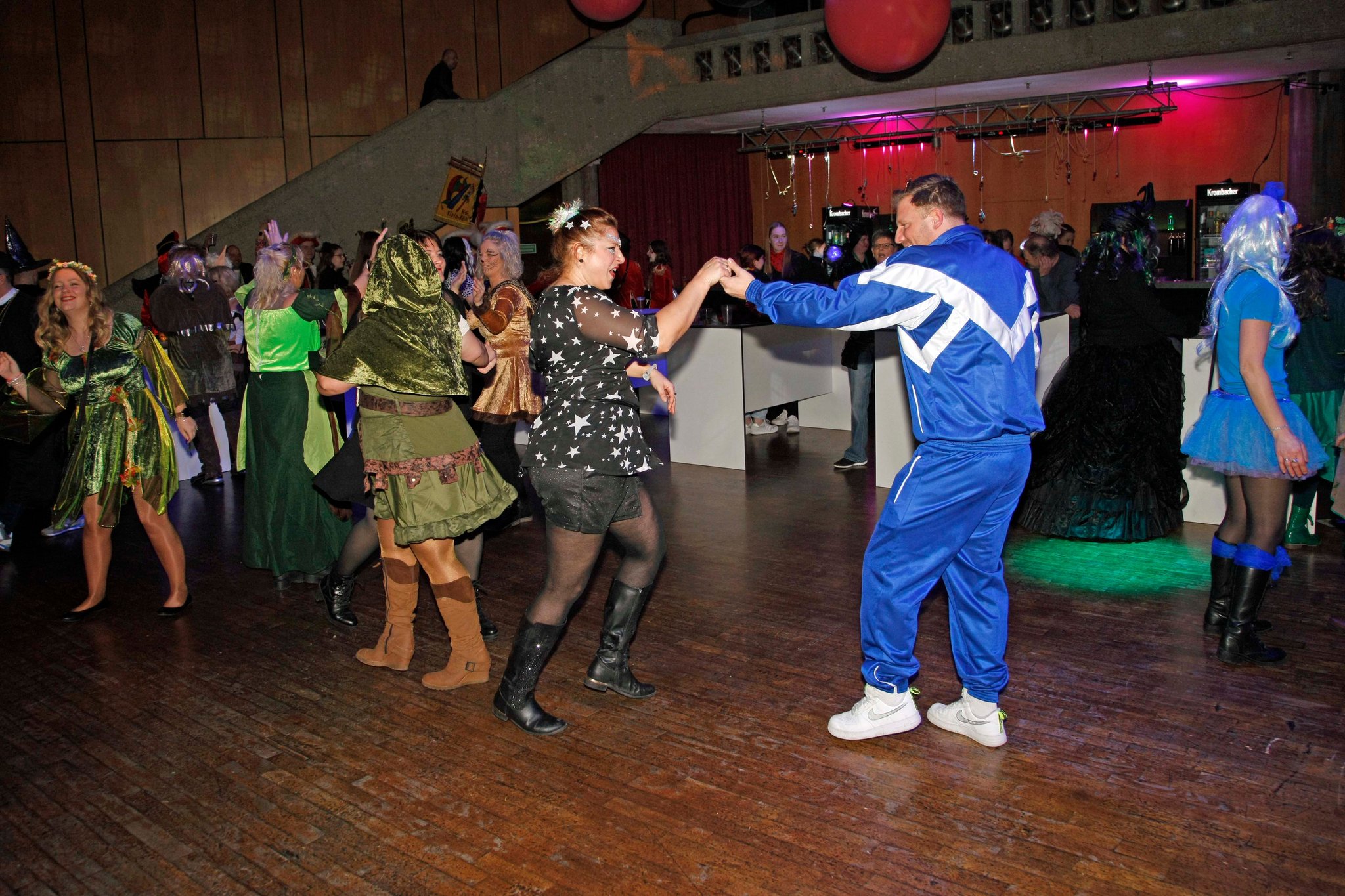Wild kostümiert in die Partyarena