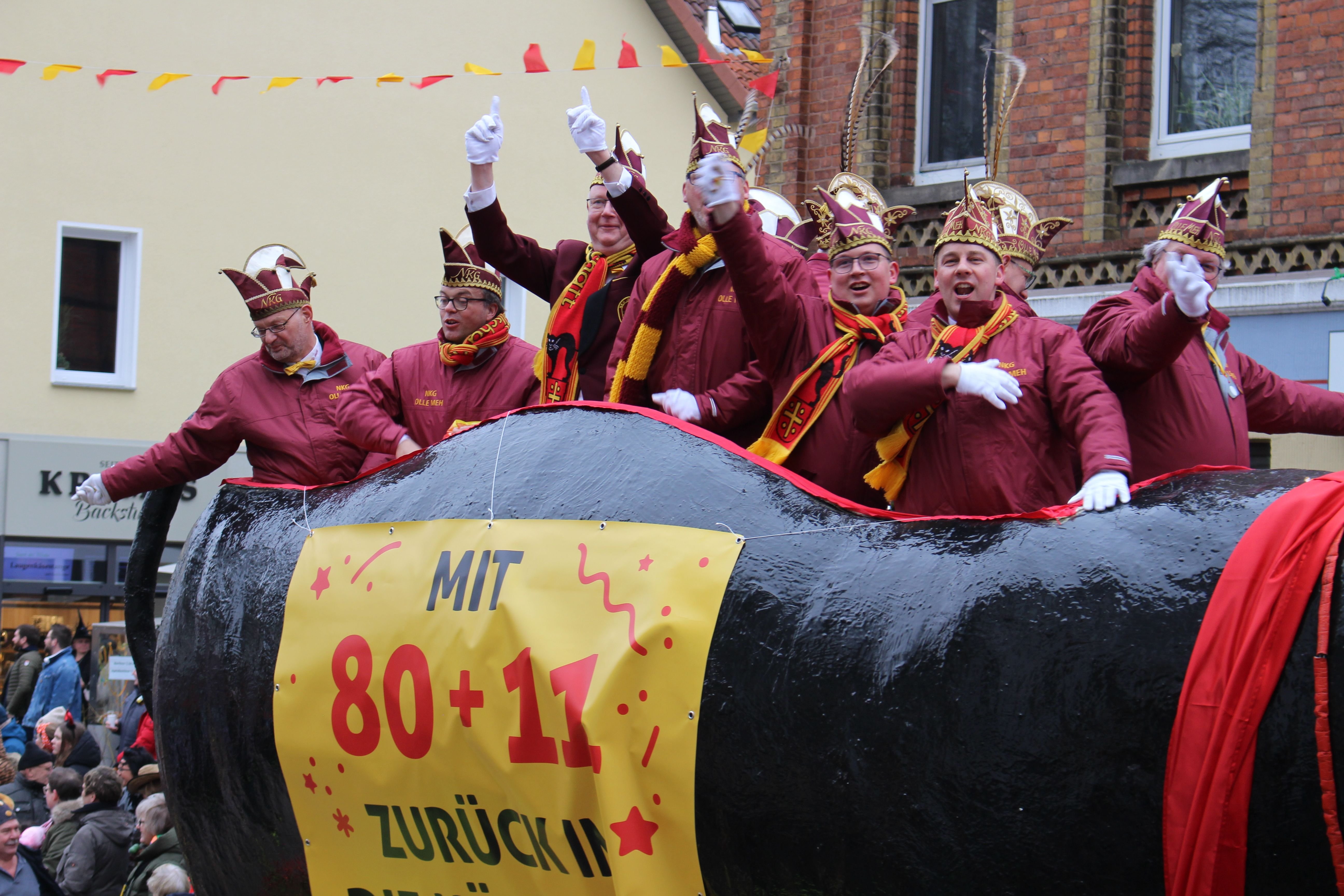 Tausende jubeln in Nieheim dem„ Zuch“ zu