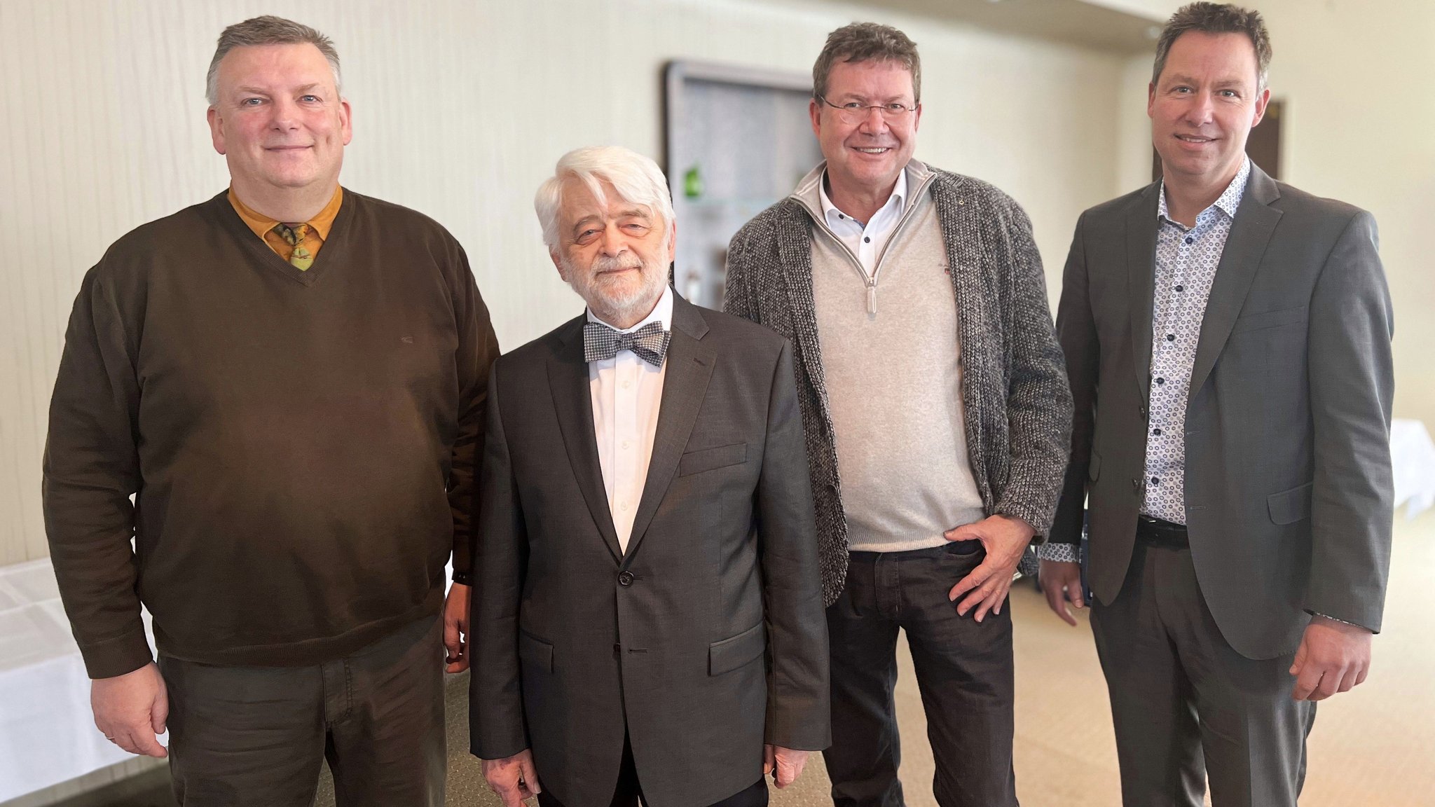 Urologe Dr. Bernt Göckel-Beining in Bad Driburg verabschiedet