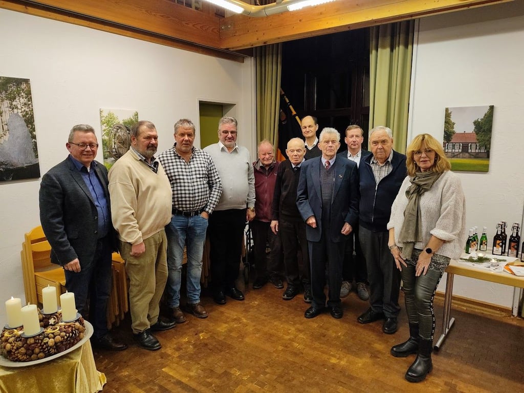 Kolpingsfamilie Salzkotten ehrt treue Mitglieder