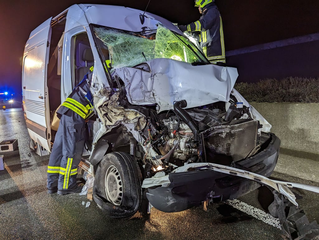 Zwei Verletzte bei Unfall auf der A1