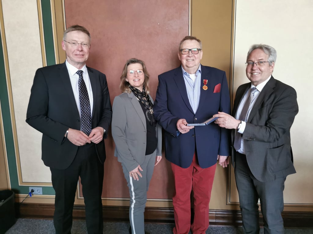 Bundesverdienstkreuz für singenden Seemann aus Hiddenhausen