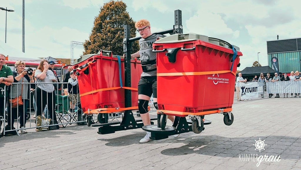 Steine wuchten, Lkw abschleppen – das ist der „Ginger Giant“ aus Münster