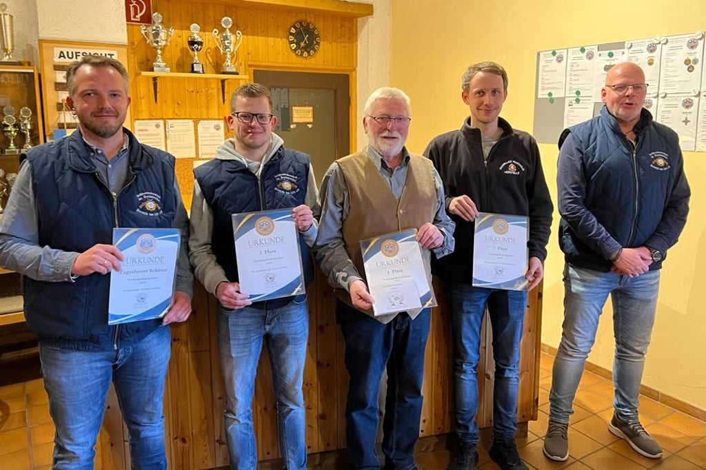 Angelsportverein gewinnt Pokalschießen in Herstelle