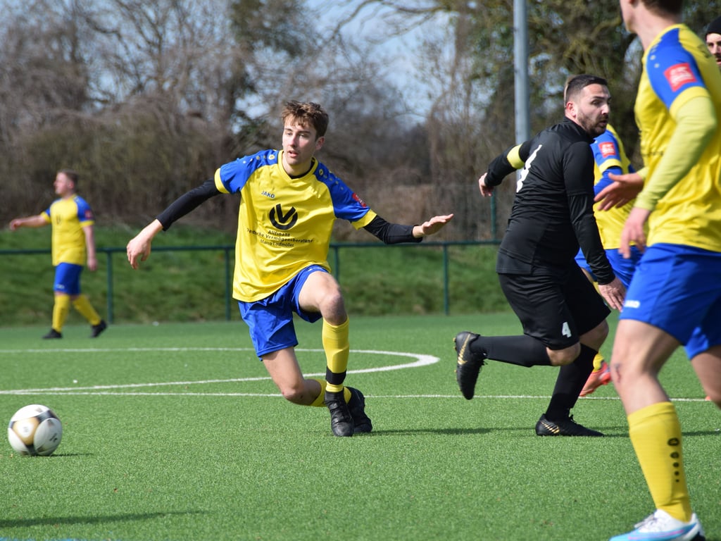 Rote Karte und Elfmeter: Drama im Gimbter Spitzenspiel