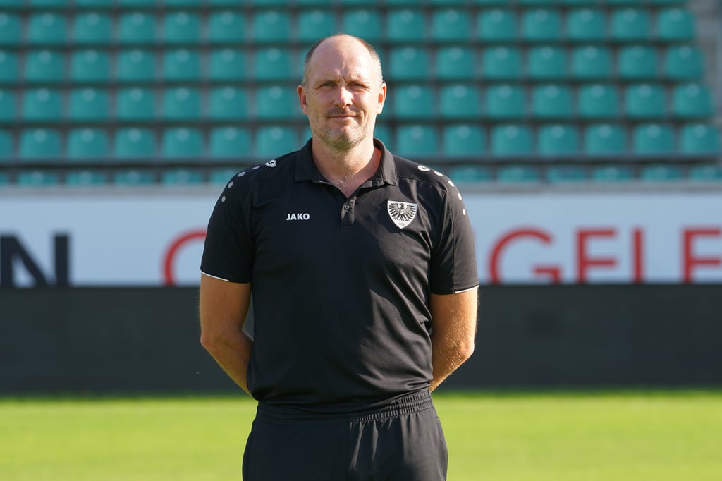 Lernen von den Profis: Wie die Preußen ihrer U15 im Abstiegskampf helfen