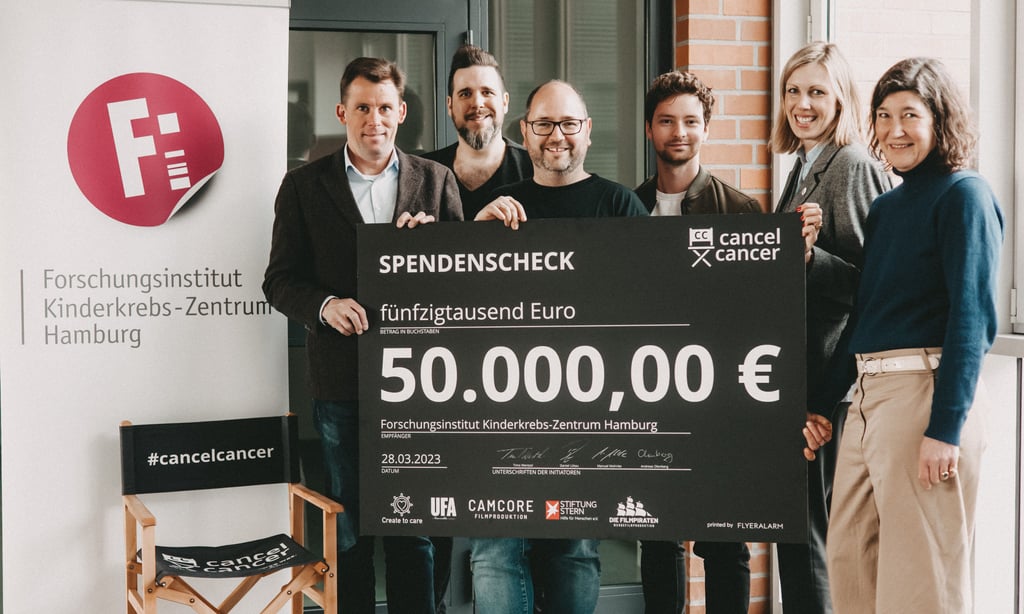 Espelkamper Filmteam übergibt 50.000 Euro